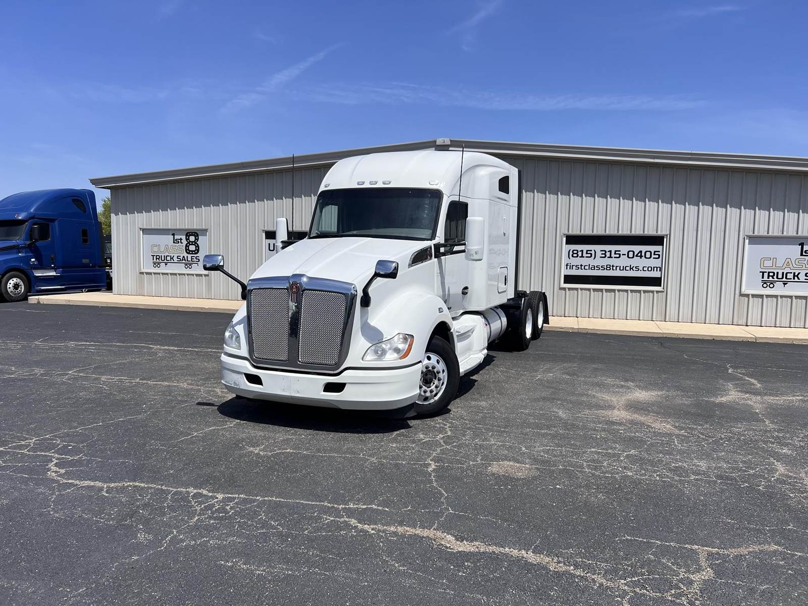 2019 Kenworth T680 Sleeper Semi Truck - Mid Roof Sleeper, Cummins 400HP ...