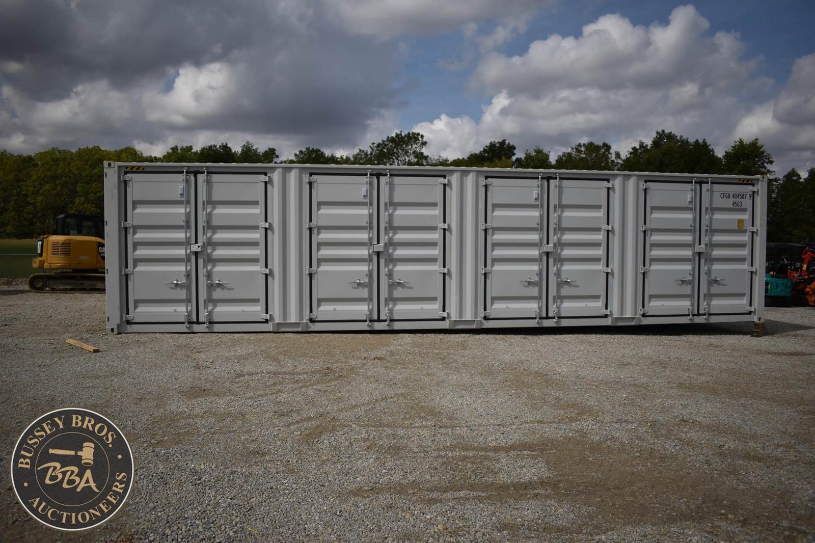 40ft Shipping Container Rear Doors, 4 Side Entry Doors, Wood Floors ...