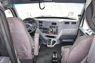 2017 Peterbilt 579 Sleeper Semi Truck - Mid Roof Sleeper, Cummins 450HP ...