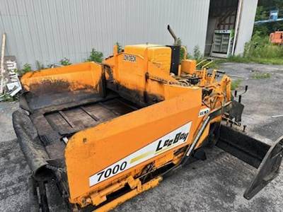 2006 LeeBoy 7000 Asphalt Paver For Sale, 1,950 Hours | Massena, NY ...