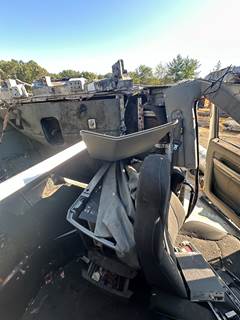 2017 KENWORTH T680 PACCAR MX13 MAX 455HP SEMI TRUCK PART OUT Being ...