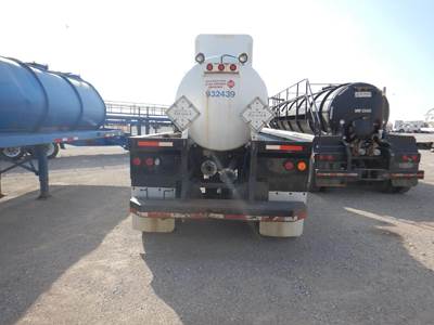 2011 Troxell 2 COMP / 4000 GAL FRP LINED Chemical / Acid Tank Trailer ...
