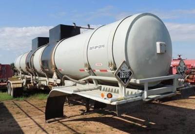 2011 WORLEY WELDING WORKS 2 COMP / 5400 GAL FRP TANKER Chemical / Acid ...