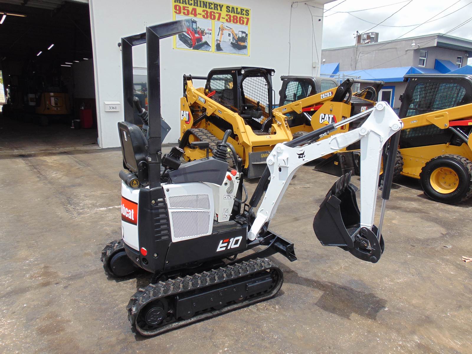 2020 BOBCAT E10 MIN EXCAVATOR - KUBOTA DIESEL 2 SPEED - EXTENDABLE TRACKS - DOORWAY MINI - 2,700 ...