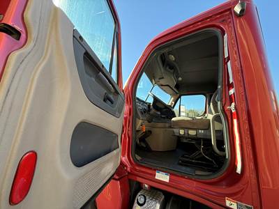 2014 Freightliner Cascadia 125 Cab & Chassis Truck For Sale, 15,815 ...