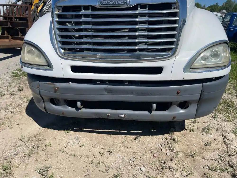 2005 Freightliner Columbia Front Bumper For Sale | Bradford, ON, Canada ...