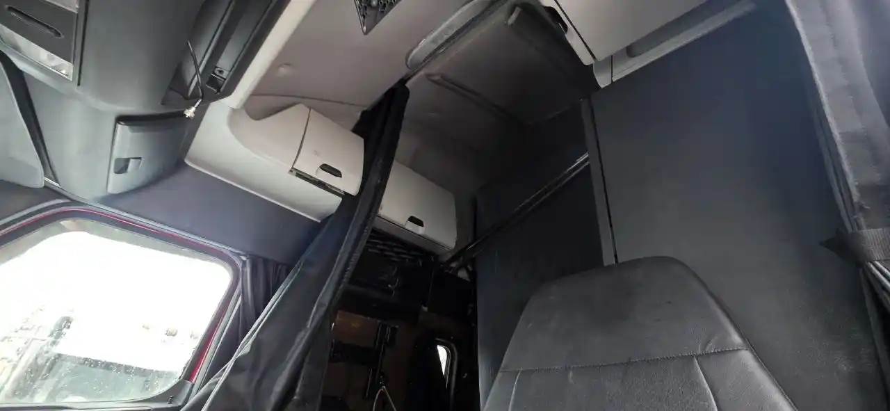 2018 Freightliner Cascadia 126 Sleeper Part For Sale | Sturgeon County ...