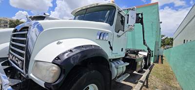 2007 Mack Granite GU713 Roll Off Truck - Galbreath 60.000 Roll Off Body ...