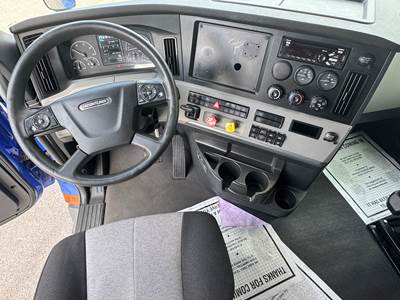 2021 Freightliner Cascadia 126 Sleeper Semi Truck- 72in Condo , Double ...