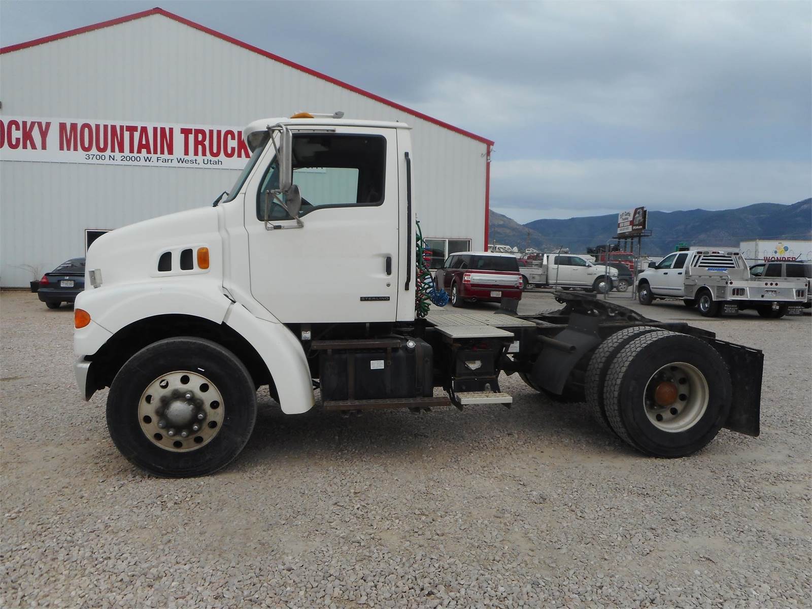 2000 Sterling L9500 Single Axle Day Cab Truck - Caterpillar, 205HP, 8LL ...